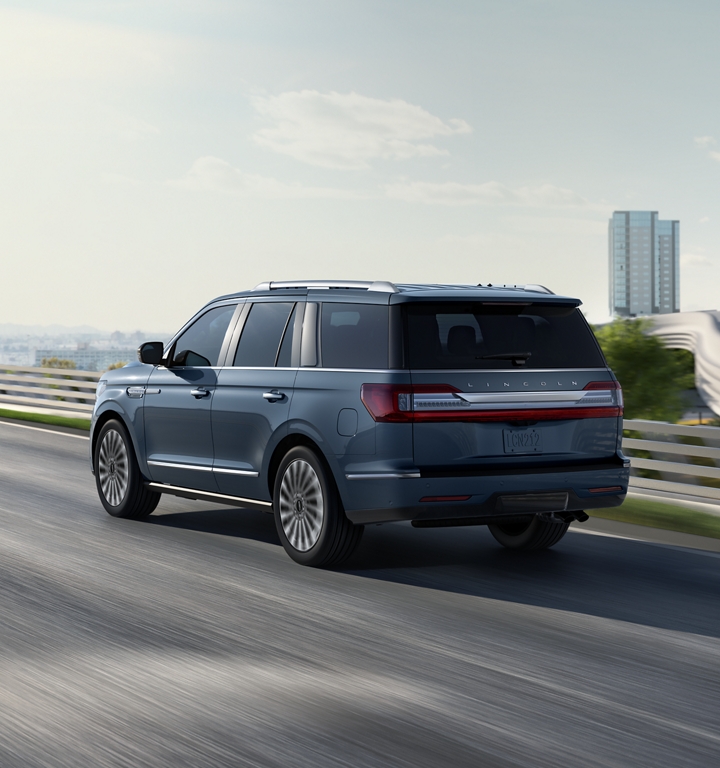 2019 Lincoln Navigator SUV Photo Gallery - LincolnCanada.com