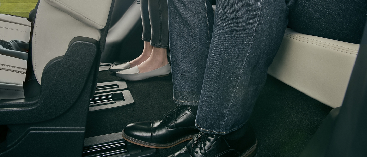 2019 Ford® Expedition SUV | 3rd Row Seating for 8 Passengers | Ford.com