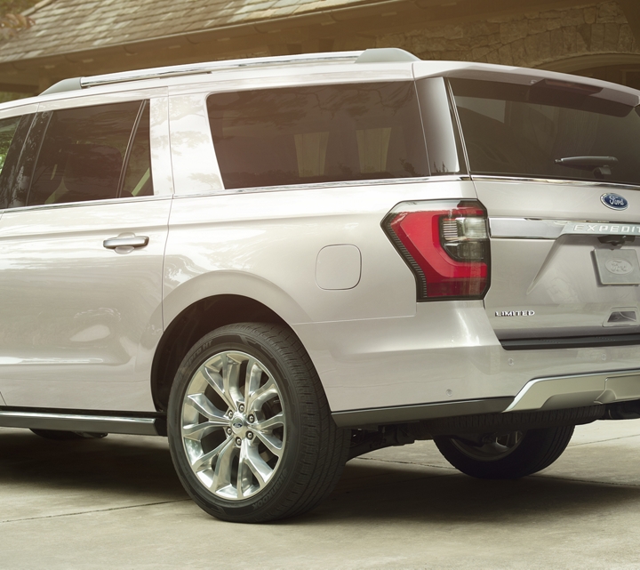 2019 Ford® Expedition SUV | 3rd Row Seating for 8 Passengers | Ford.com