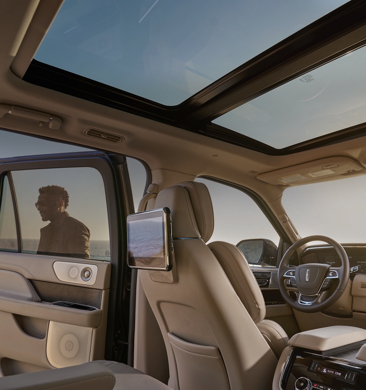 2019 Lincoln® Navigator 360° Photo & Video Gallery | Lincoln.com
